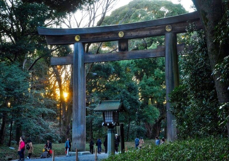 Tokyo Uncovered: A Luxury Day of Tradition & Tech - Key Points