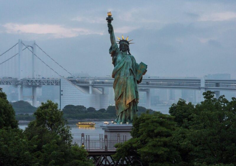 Tokyo Uncovered: A Luxury Day of Tradition & Tech - Unparalleled Sights and Experiences