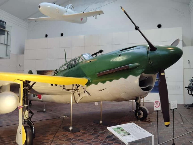 Tokyo: Yasukuni Shrine and Yushukan Museum Guided Tour - Authenticity and Balance