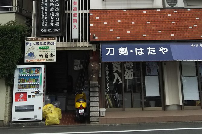 Tokyo:Real Samurai Training-My Class Is Not a Tourist Trap - Taking in Traditional Samurai Attire and Equipment