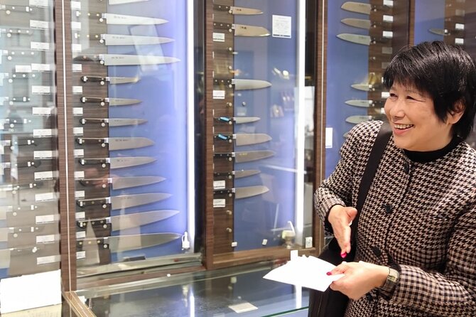 Tokyos Imperial Palace & Nihonbashi Tour - Seasonal Factors and Traveler Feedback