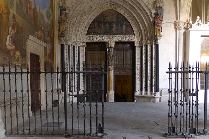 Toledo Essential: Private Visit With Official Guide and Tickets - What to Expect on the Tour