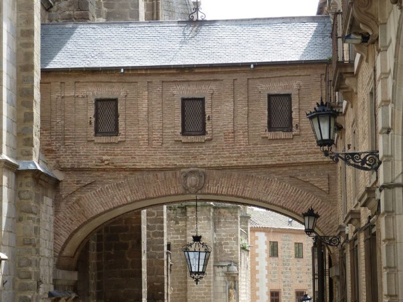 Toledo: Guided Walking Tour with Cathedral Ticket and Tour - Discover Toledo: An In-Depth Look at the Guided Walking Tour with Cathedral Entry