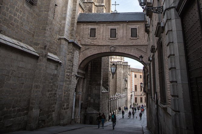 Toledo Monumental Tour With Tourist Bracelet - Booking and Cancellation Policy