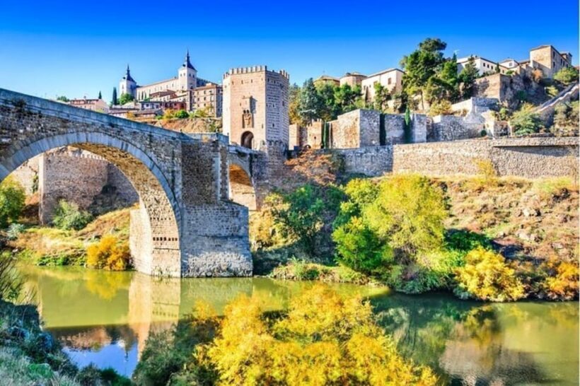 Toledo : Private Walking Tour with a Pro guide - Why This Tour Works Well for Different Travelers