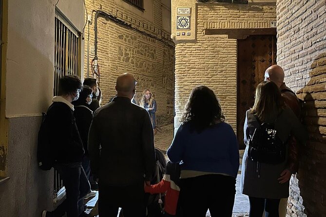 Toledo Underground Tour Visit Thermae and Private Basements - Key Points