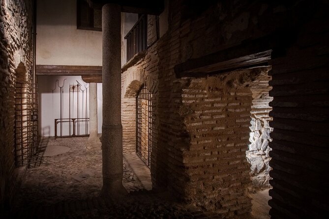 Toledo Underground Tour Visit Thermae and Private Basements - Experience the Atmosphere of Toledos Underground