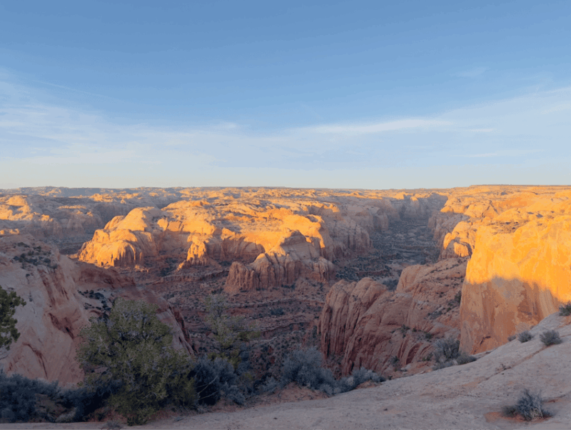 Tonalea: Guided Eggshell Arch Hike w/ Day or Sunset Options - FAQ