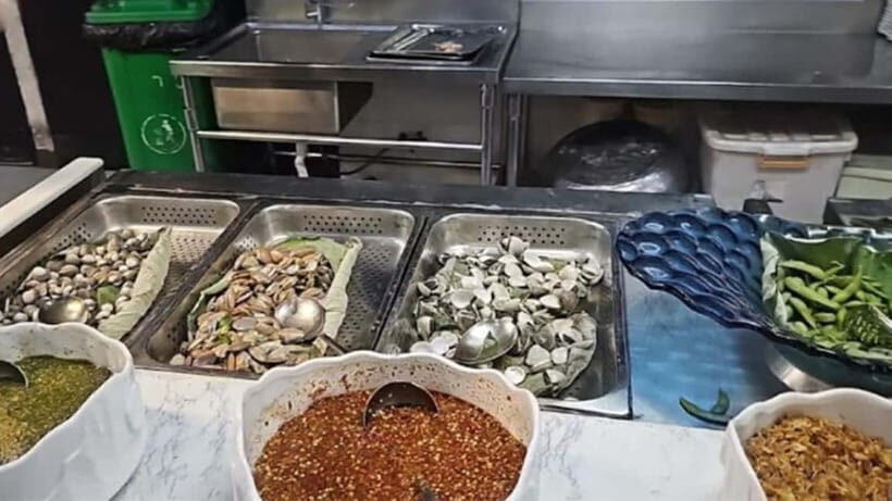 Tonle Bassac II Restaurant Buffet in Phnom Penh, Cambodia - Who Should Visit?