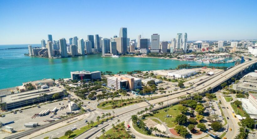 Top 10 South Beach Highlights Tour - Lincoln Road & Espanola - A Deep Dive into the South Beach Highlights Tour
