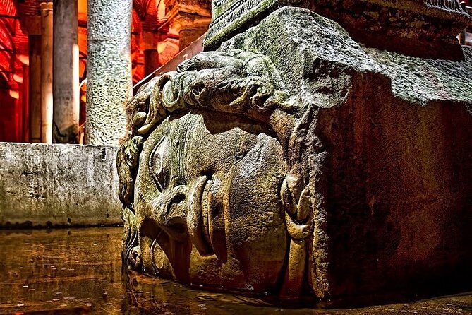 Topkapi Palace & Harem, Basilica Cistern, the Grand Bazaar Tour - Experience the Grand Bazaar