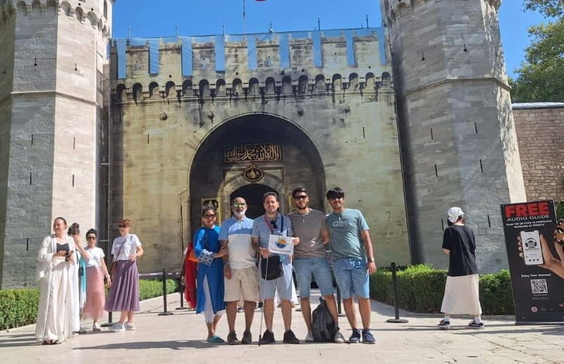 Topkapi Palace & Harem, Skip-the-Line Entry with SMALL GROUP - Who Will Love This Tour?