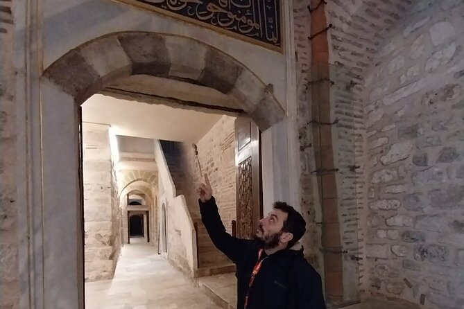 Topkapi Palace with Harem Walking Tour with Guide - Key Points