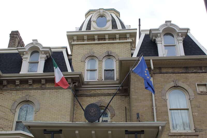 Toronto: 2-Hour Kensington Market Chinatown Walking Tour - Toronto: 2-Hour Kensington Market Chinatown Walking Tour