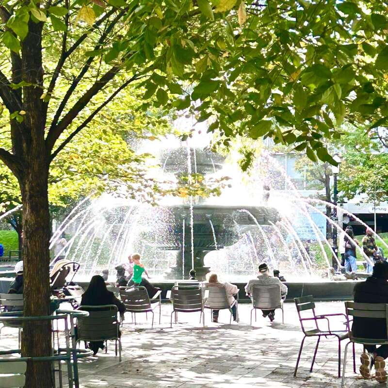 Toronto: City Walking Tour - An In-Depth Look at the Toronto City Walking Tour