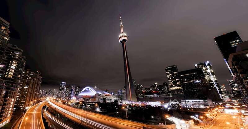 Toronto: Guided layover and stopover tour with transfers. - Key Points