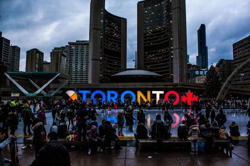 Toronto: Guided layover and stopover tour with transfers. - Who Should Consider This Tour?