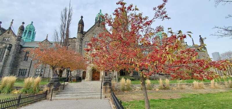 Toronto: Highlights Drive and Walking Tour - FAQ