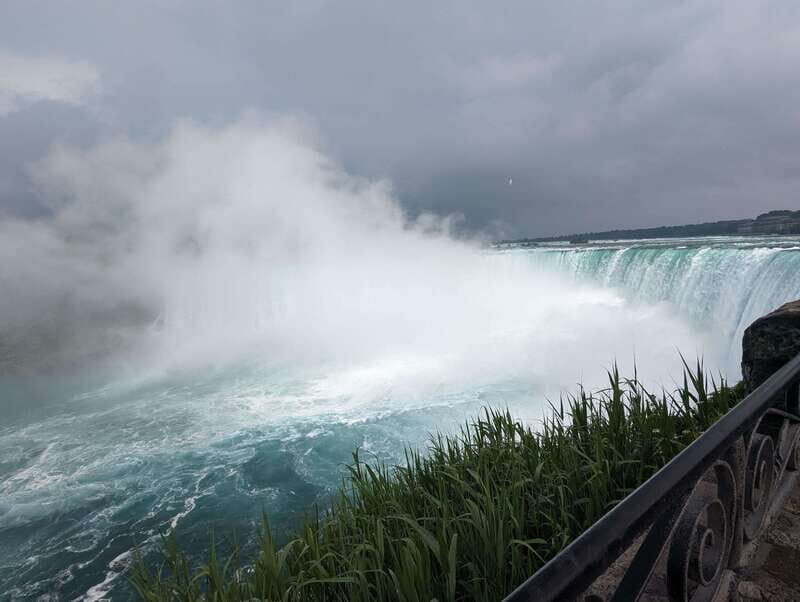 Toronto: Niagara Falls Day Tour with Boat Tour Option - What the Reviews Tell Us