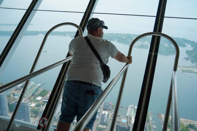 Toronto: Premium Driving Tour with Tower and Harbour Cruise - Who Should Consider This Tour?