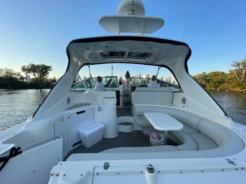 Toronto: Private Luxury Yacht Sightseeing Cruise & Prosecco - Practical Details