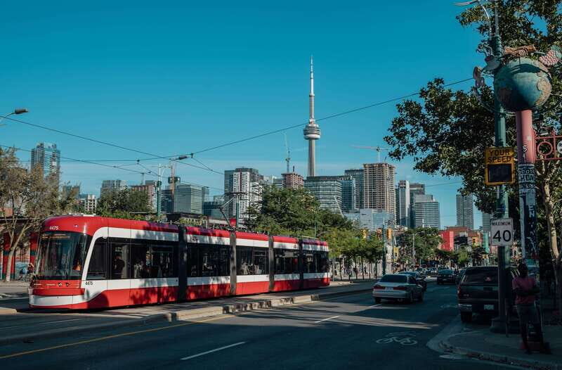 Toronto: Private Small Group City Tour with Local Guide - Why This Tour Is a Smart Choice