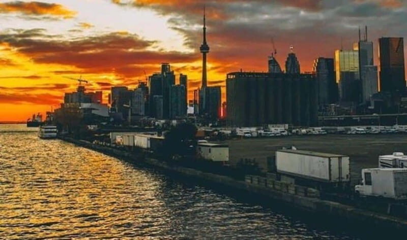 Toronto : Street Art Walking Tour With A Guide - The Benefits of a Guide-Led Walking Tour