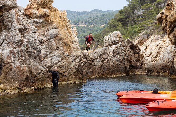 Tossa de Mar: Kayak & Snorkel Tour with Paella from Barcelona - FAQ