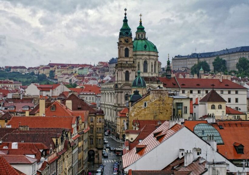 Tour around Prague Castle and Lesser Town in Spanish - Key Points