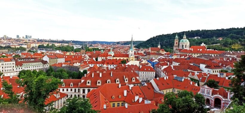 Tour around Prague Castle and Lesser Town in Spanish - The Practical Side: Logistics and Value