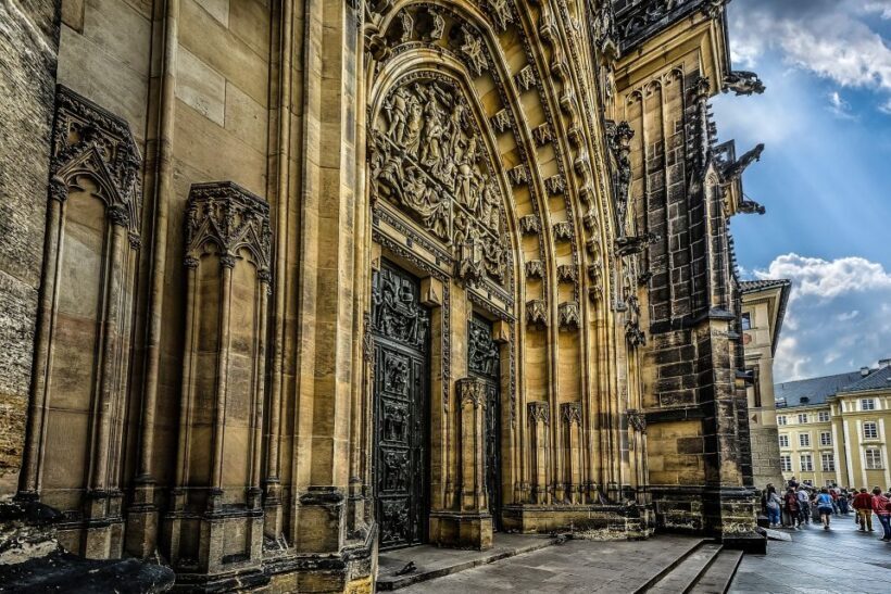 Tour around Prague Castle and Lesser Town in Spanish - FAQ