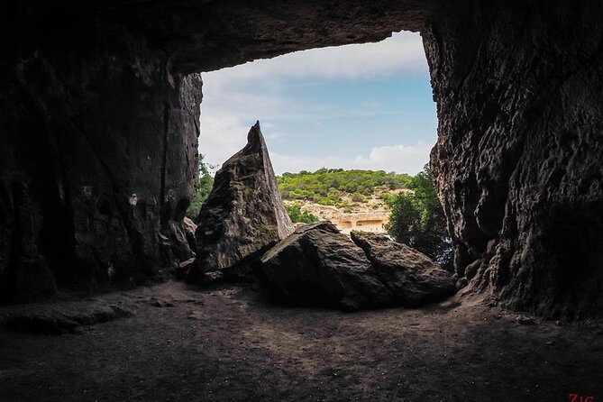 Tour Beach Portal Vells, Cave Portal Vells. - FAQ