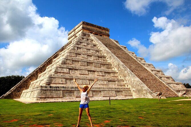 Tour Chichen Itza, 2 Cenotes, and Valladolid from Cancun - Who Is This Tour Perfect For?