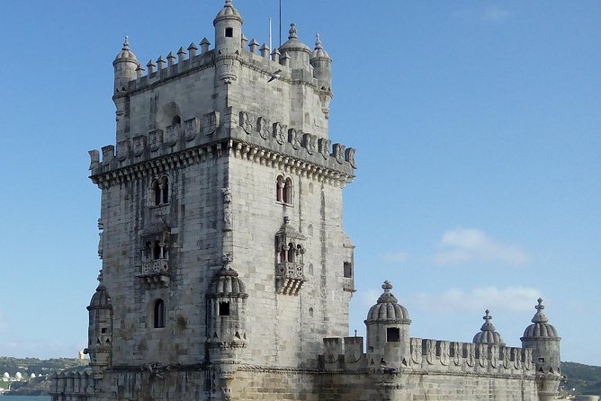 Tour Discover the Amazing Best Views of Lisbon with local Guide - Key Points
