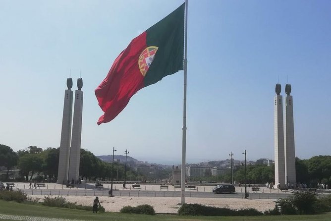 Tour Discover the Amazing Best Views of Lisbon with local Guide - The Experience in Practice