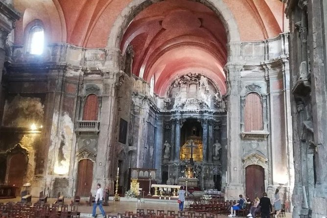 Tour Discover the Amazing Best Views of Lisbon with local Guide - FAQs