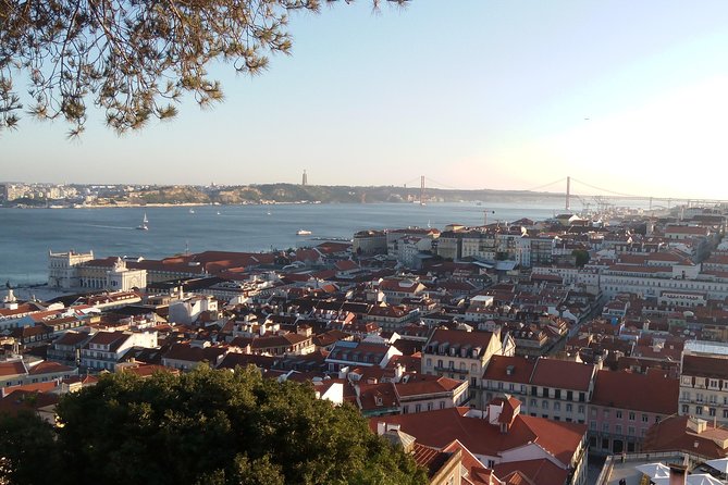 Tour Discover the charms and secrets of the beautiful city of Lisbon - FAQ