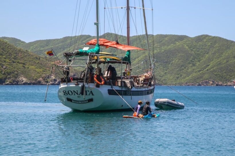 Tour en Velero a Bahía Concha Parque Tayrona - An Authentic Sailing Day to Bahía Concha in Tayrona Park