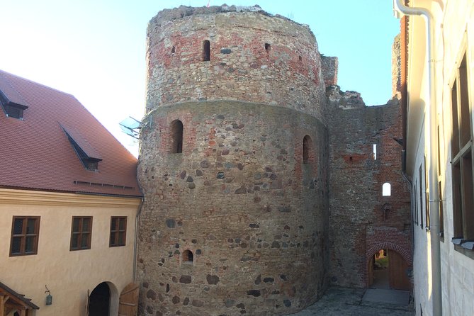 Tour from Riga to Vilnius: Bauska Castle, Rundale Palace and The Hill of Crosses - The Sum Up