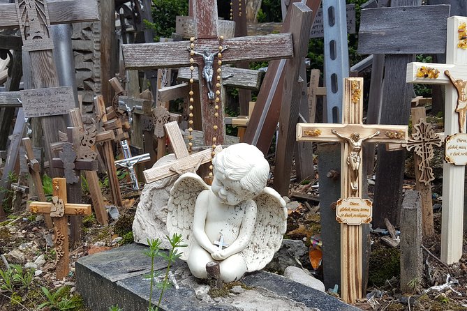Tour From Riga - Vilnius via Bauska, Rundale, the Hill of Crosses - Exploring Bauska Castle