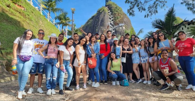 Tour Guatapé - Piedra del Peñol with departure from Medellín - Key Points