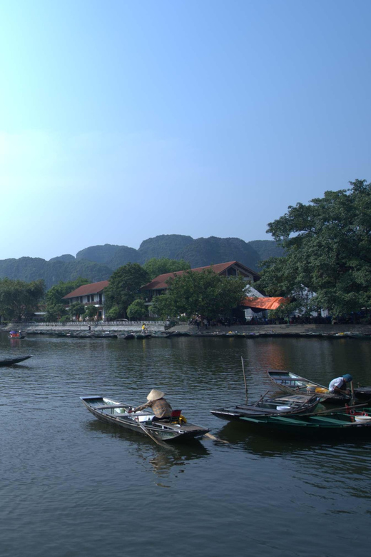 Tour Hoa Lu - Tam Coc - Mua Cave - Biking with Buffet Lunch - What Makes This Tour Stand Out?