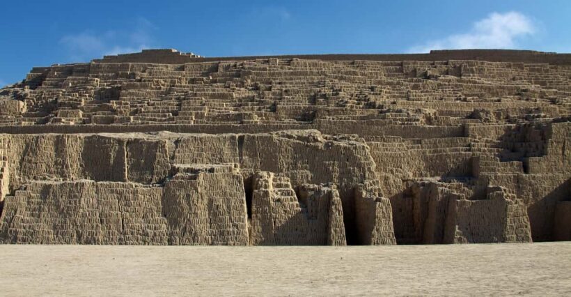 Tour Huaca Pucllana: Pyramids and Pre-Columbian Antiquity - Exploring the Pyramids and Structures