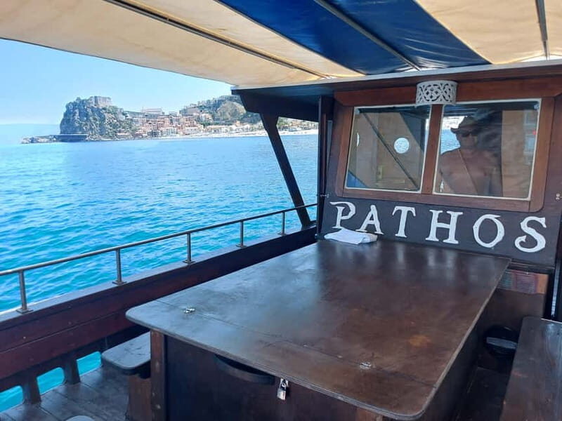tour in barca-visita grotte con sosta bagno a cala janculla - What Is Included, and How Does That Add to the Experience?