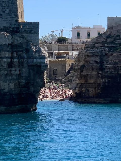 Tour in barca(Monopoli-Polignano) con sosta bagno e aperitiv - The Apulian Aperitif: Local Flavors and Light Bites