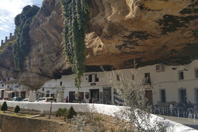 Tour in Ronda with Guided Visit and Setenil de las Bodegas - The Real-World Experience