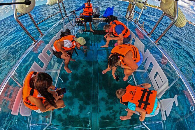 Tour Isla Mujeres excursion in Collective Transparent Boat - Introduction to the Transparent Boat Excursion