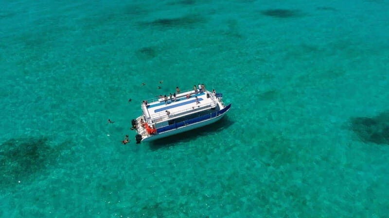 Tour Isla Mujeres: From Cancún-Riviera Maya all Included - The Experience on the Water and on the Island