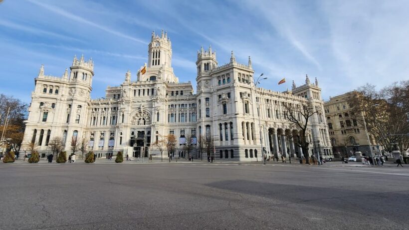 Tour Madrid: Secrets in a Electric Tuk Tuk - A Closer Look at the Tour Experience