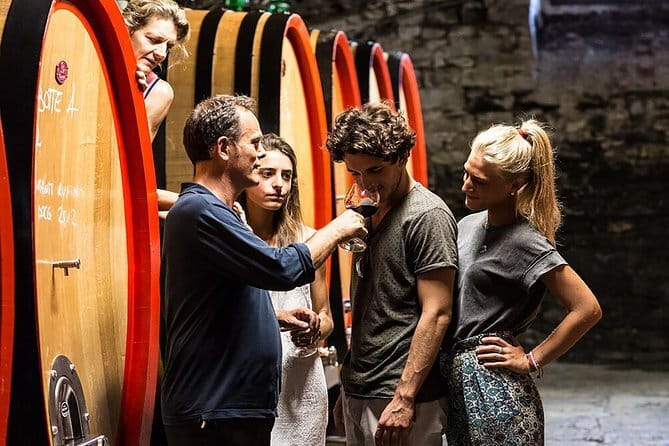 Tour of 900year old secret cellars + tasting of 3 wines and bread with EVO oil - Introduction